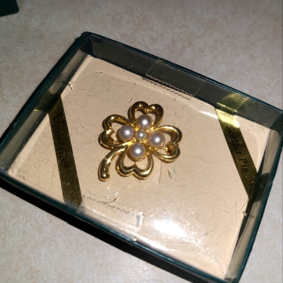 Vendome | Jewelry | Vintage Vendome Scatter Pin | Poshmark